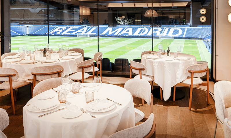 El restaurante Puerta 57 y Plaza Mahou abren en el Estadio Santiago ...