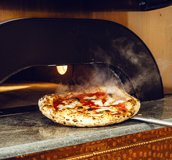 Disfruta la mejor pizza napolitana de Madrid en La Macanuda - MADRID PLÁCET