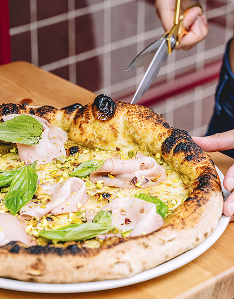 Disfruta la mejor pizza napolitana de Madrid en La Macanuda - MADRID PLÁCET